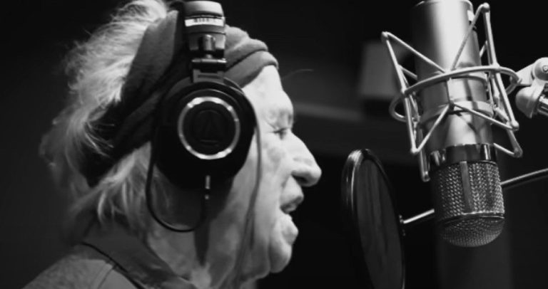 Tres covers recien estrenados : Paramore versioneando a Talking Heads ...